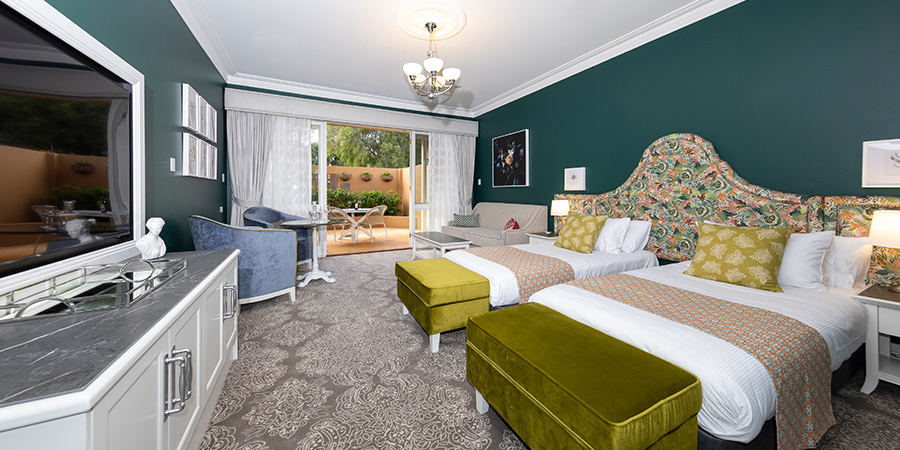 King Bath Suite - Grand Mercure Basildene Manor